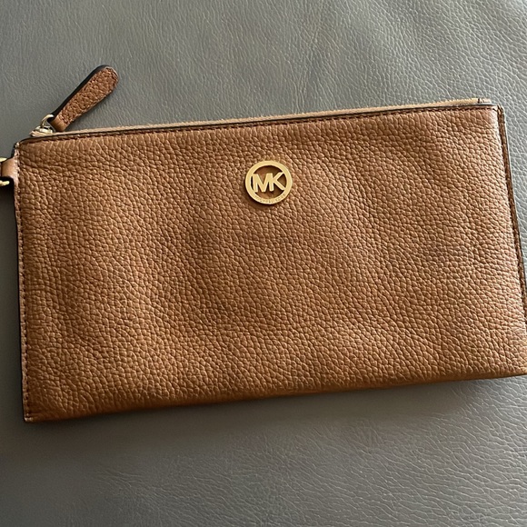 MICHAEL Michael Kors | Bags | Michael Kors Pouch Leather | Poshmark